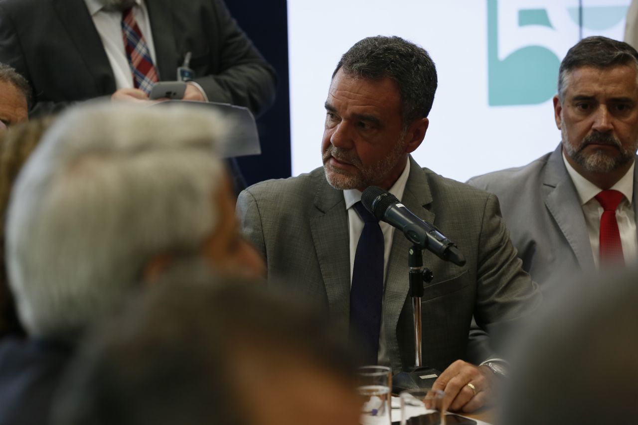 "Brasil à deriva", por Daniel Almeida - PCdoB