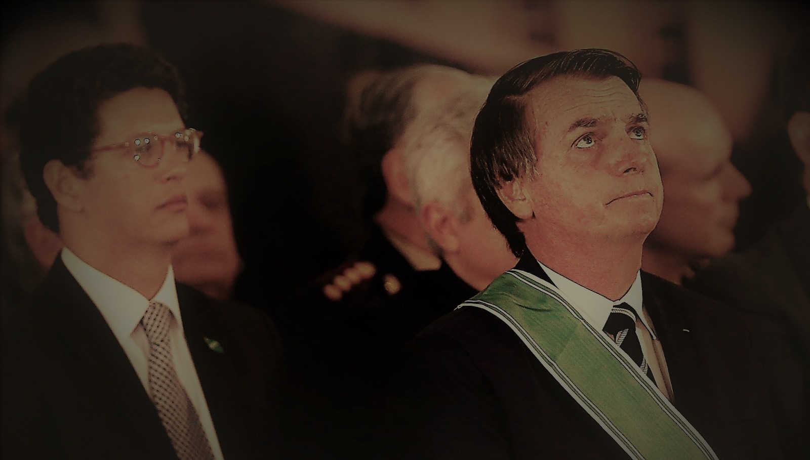 Sob crise, Bolsonaro rifa ministro do Meio Ambiente e chama militares ... Sob crise, Bolsonaro rifa ministro do Meio Ambiente e chama militares ...