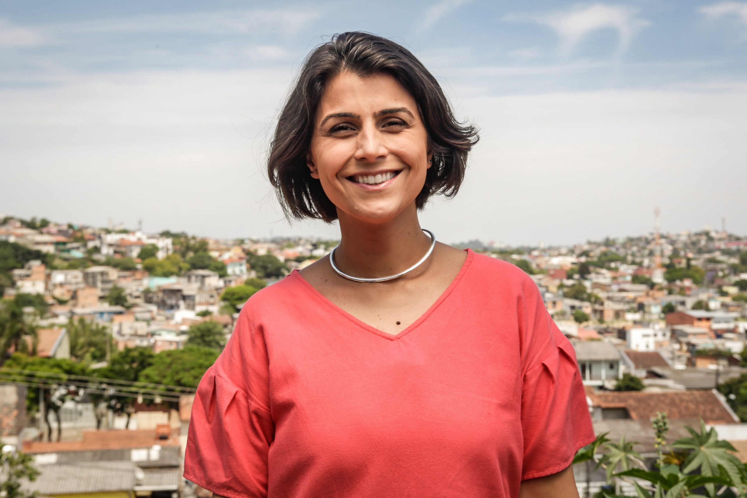 Manuela tenta capitalizar vitrine de 2018 para vencer em Porto Alegre ...
