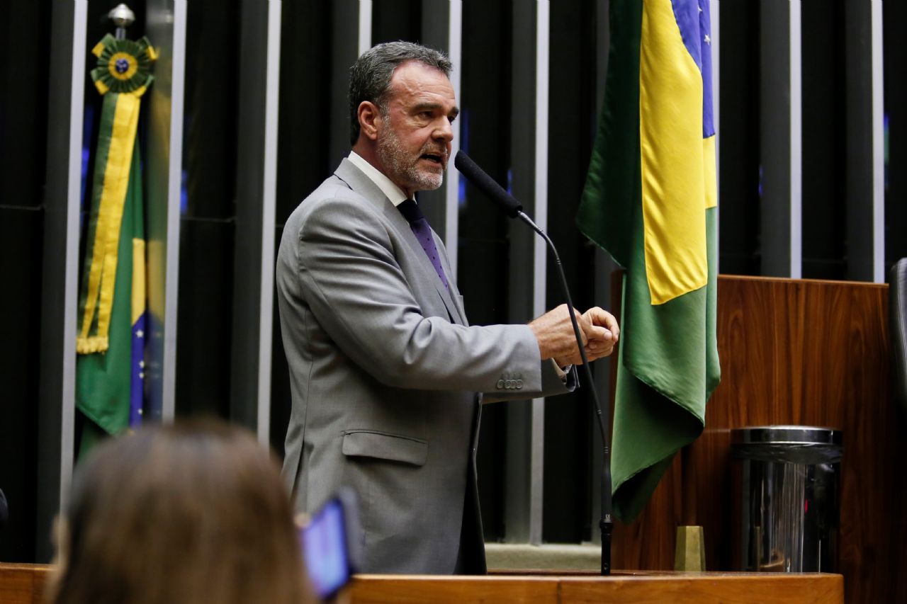 Daniel Almeida: Auxílio Brasil quer esconder má gestão do governo - PCdoB