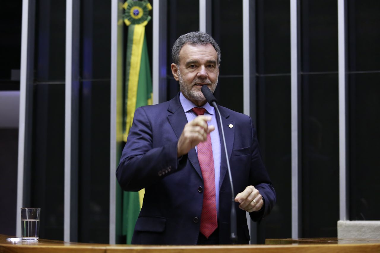 Daniel Almeida se reelege e vai para o sexto mandato na Câmara - PCdoB